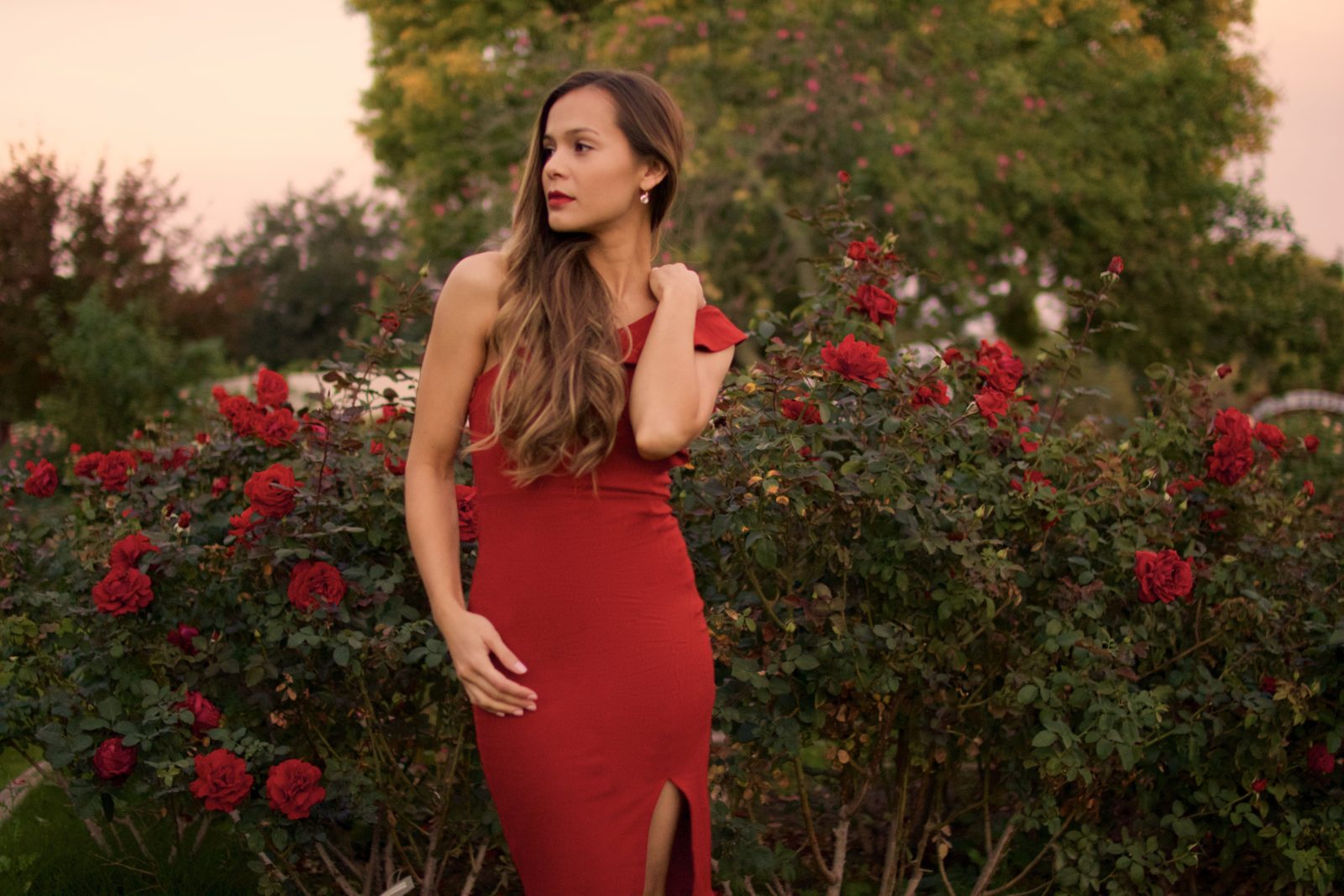 Lady in Red: An Elegant Holiday Fragrance | thehouseofmag.com